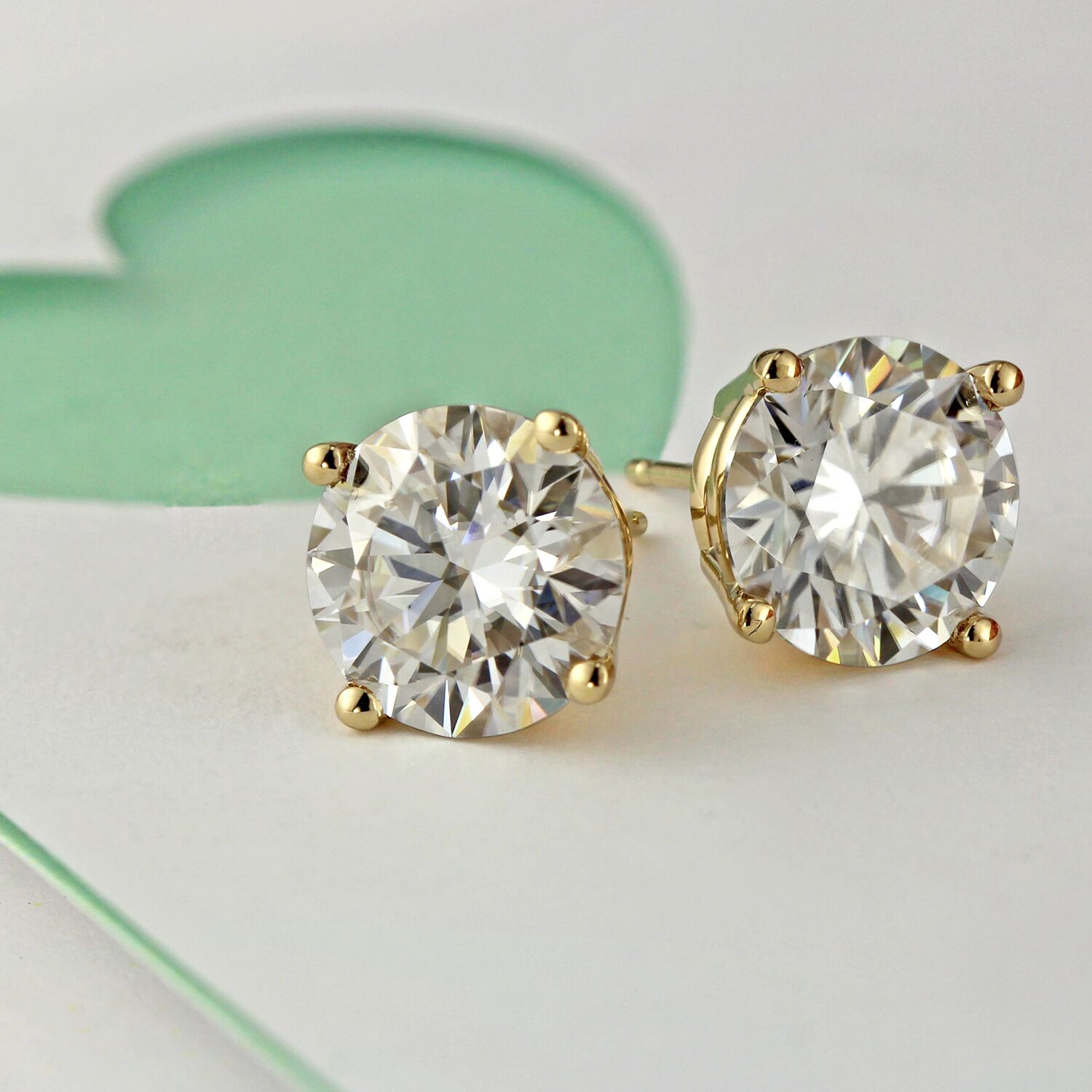 2020 Mother’s Day Gift Guide for the Deserving Mom - DiamondStuds News