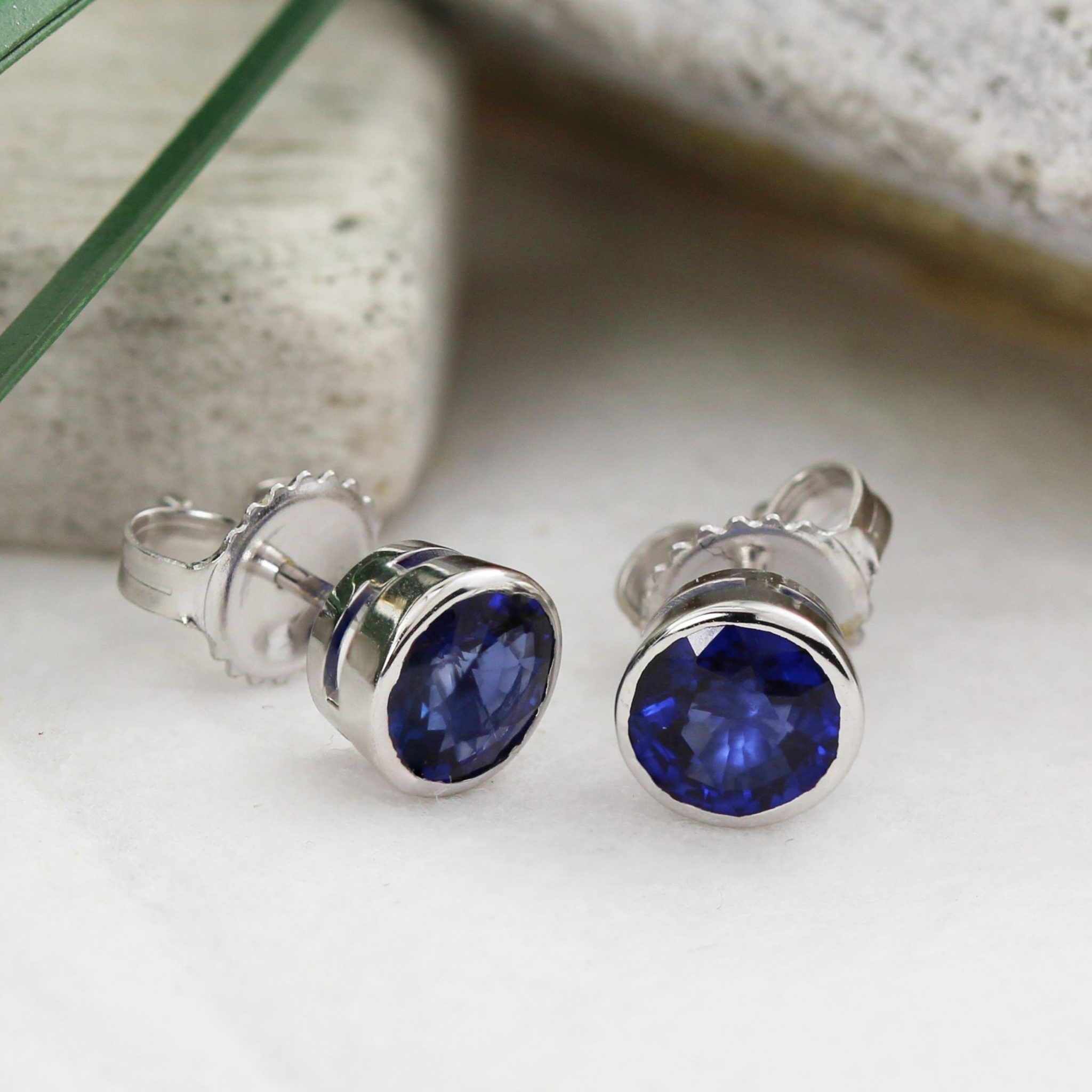 What Are The Different Color Options For Gold Studs? - DiamondStuds.com